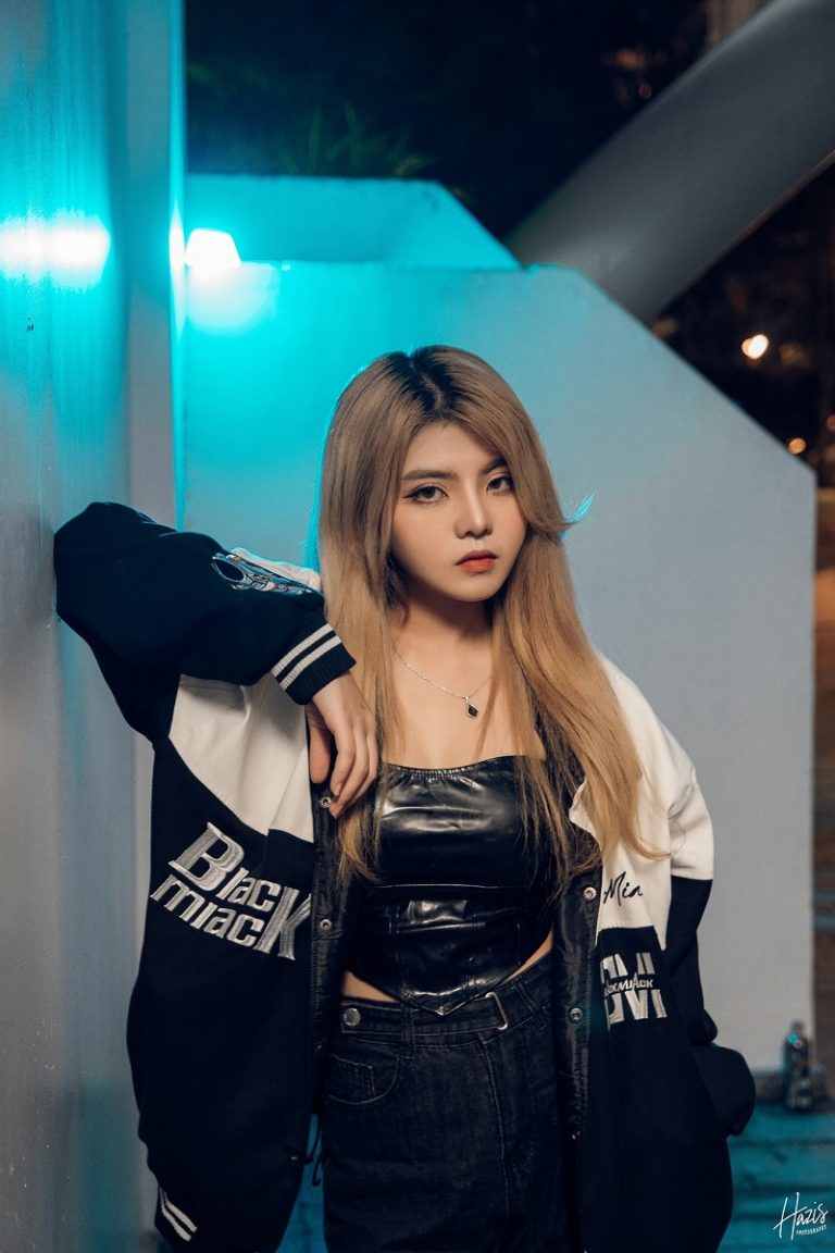 Cùng nhìn ngắm vẻ đẹp nóng bỏng qua bộ ảnh Reency Ngô bikini